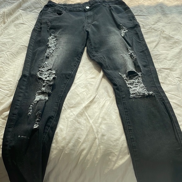 Trendy boutique | Jeans | Black Distressed Ripped Jeans | Poshmark